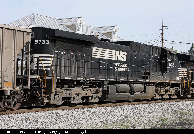 NS 9733